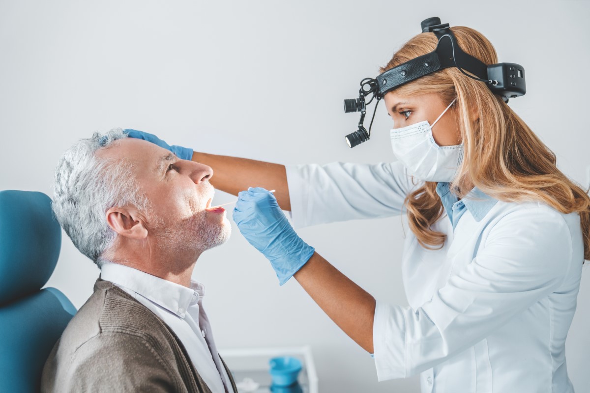 Leukoplakia: white spots in the mouth? What are the risks? - MedicSpark.com