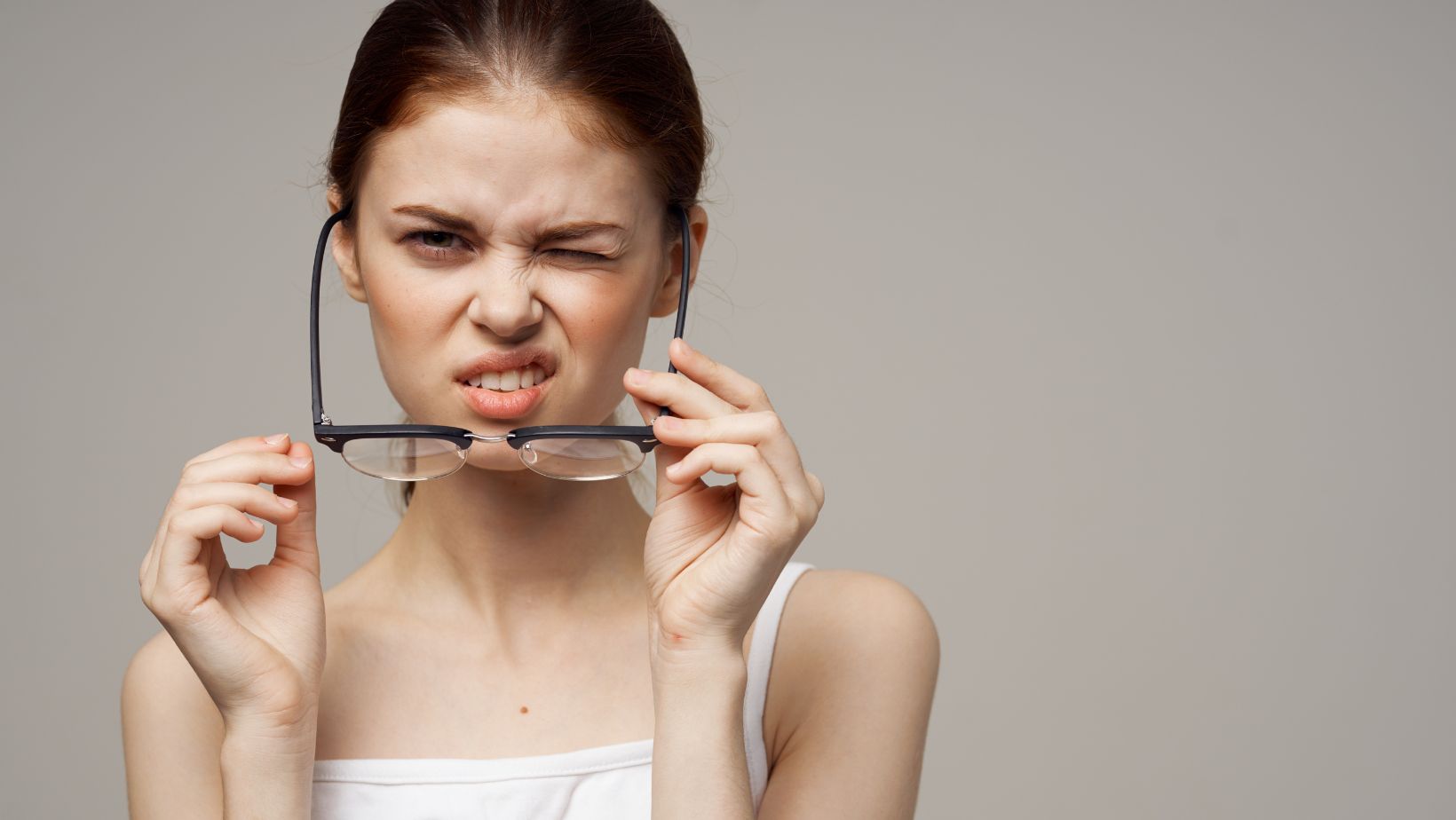 Are you suffering from cutting in the eye? Find out the causes of eye ...